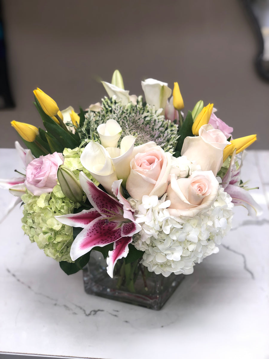 Rose Flower Arrangements - Rose Bouquet Delivery Online – Tinas Flowers ...