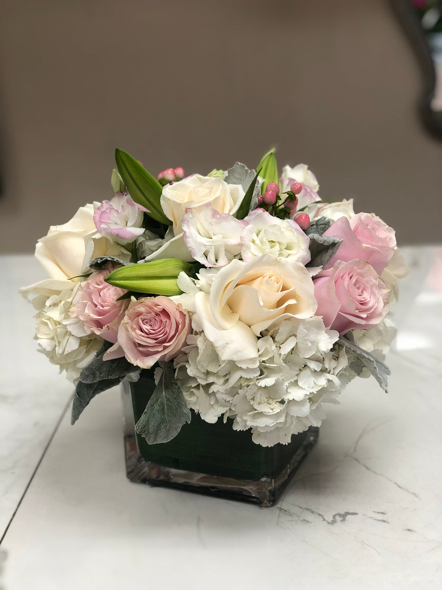 Rose Flower Arrangements - Rose Bouquet Delivery Online – Tinas Flowers ...